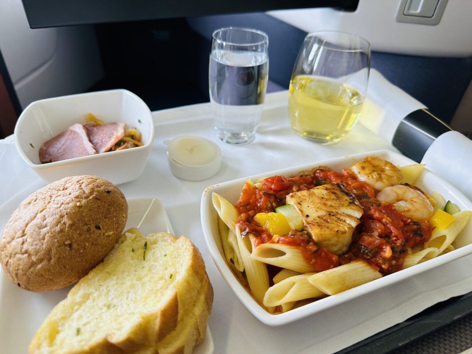 【台北旅行】復路フライトはBA特典航空券でキャセイビジネスクラスに搭乗 | むらさきマイラー夫婦が行く！