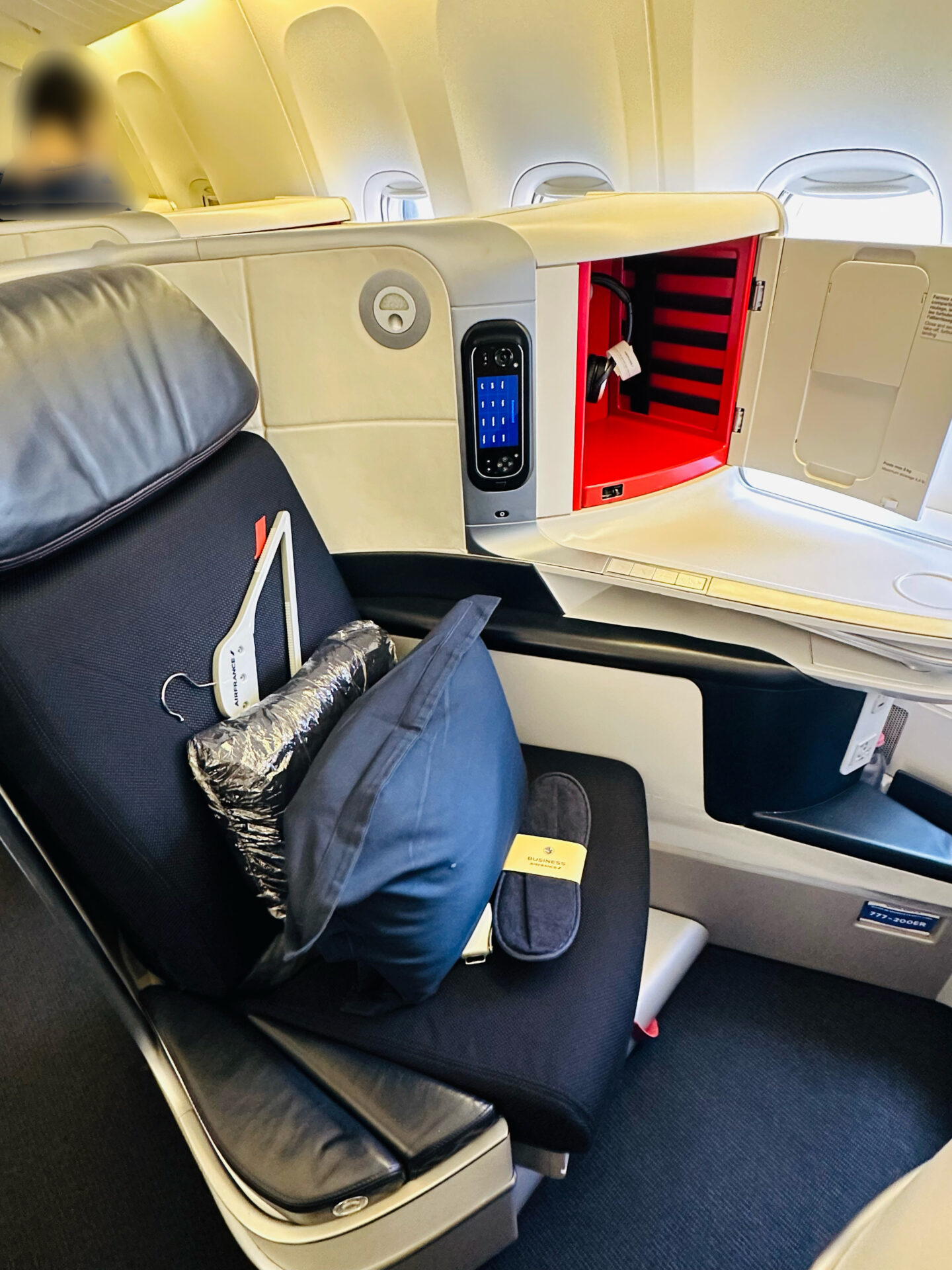 【搭乗記】JALマイルで行くエールフランス航空ビジネスクラス（KIX→CDG）充実の機内食＆サーチャージ不要も嬉しい | むらさきマイラー夫婦が行く！