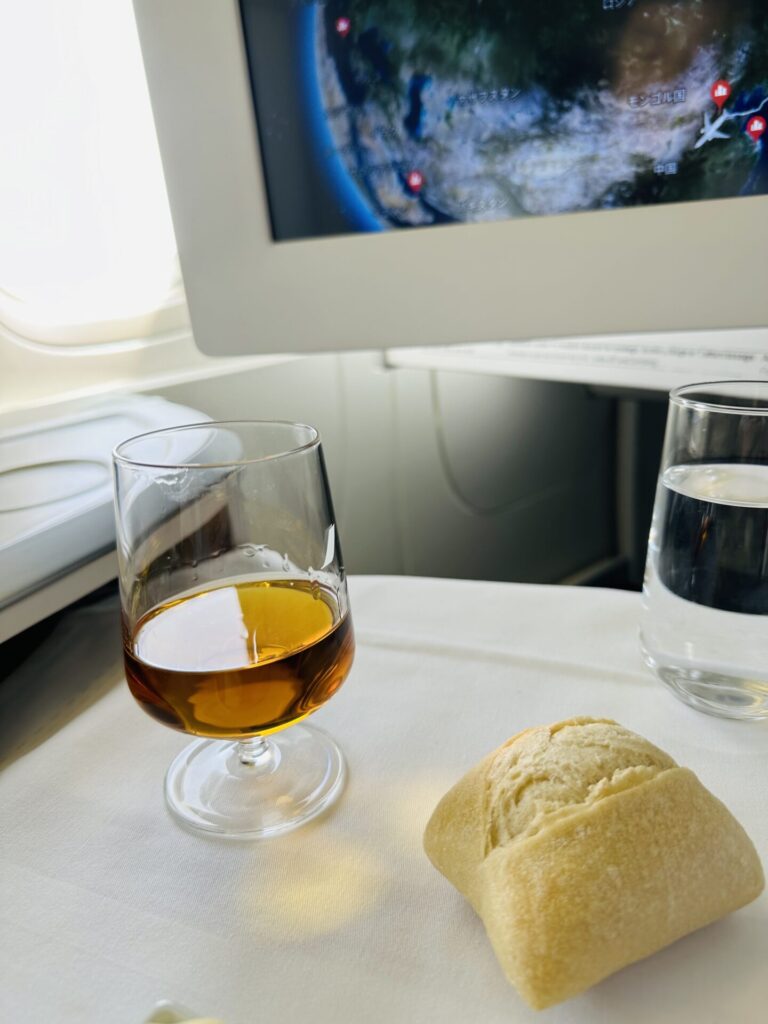 【搭乗記】JALマイルで行くエールフランス航空ビジネスクラス（KIX→CDG）充実の機内食＆サーチャージ不要も嬉しい | むらさきマイラー夫婦が行く！