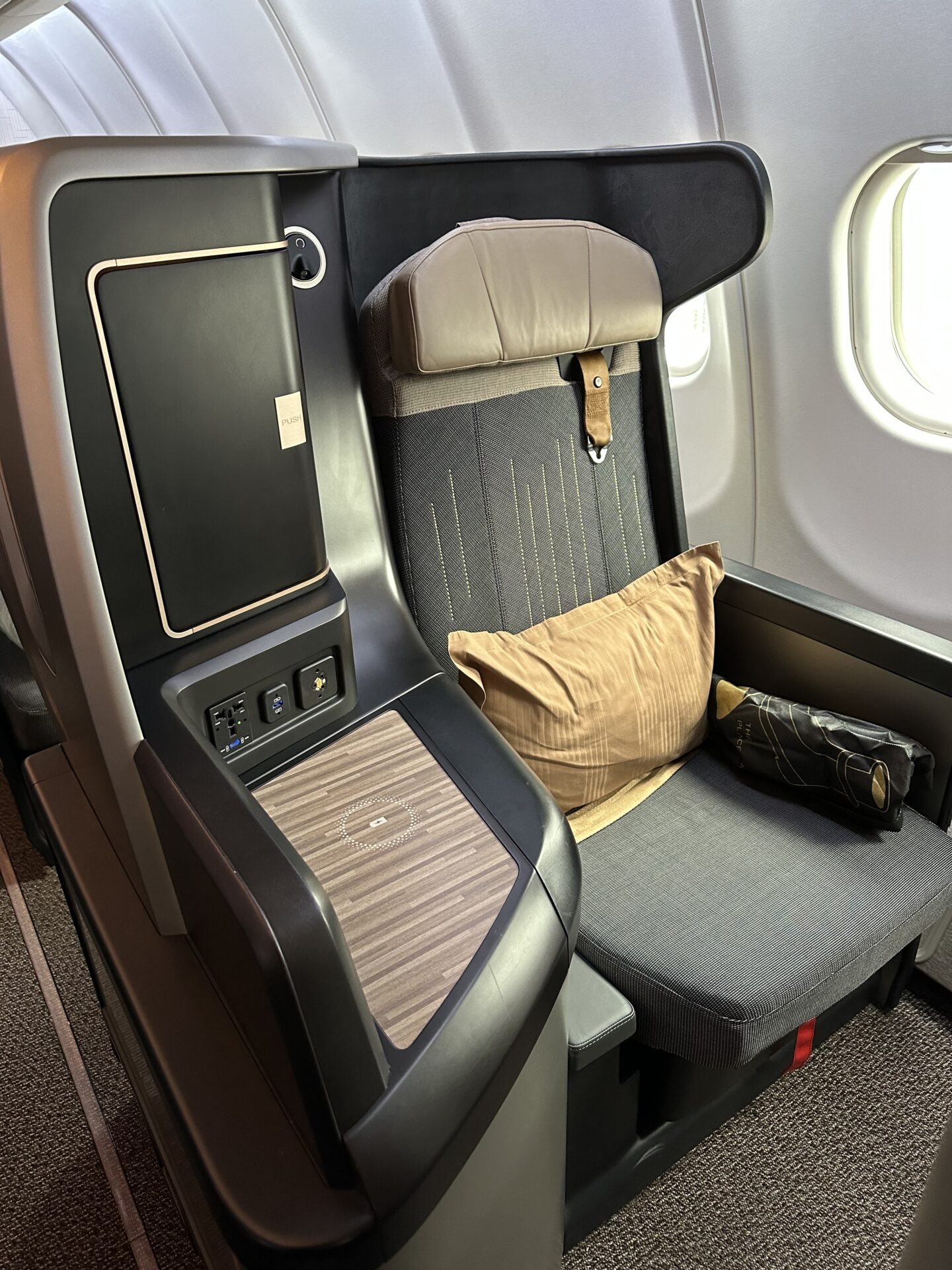 アラスカ航空マイルで行くスターラックス航空ビジネスクラス（KIX→TPE）バリ島旅行のおまけ特典フライト | むらさきマイラー夫婦が行く！